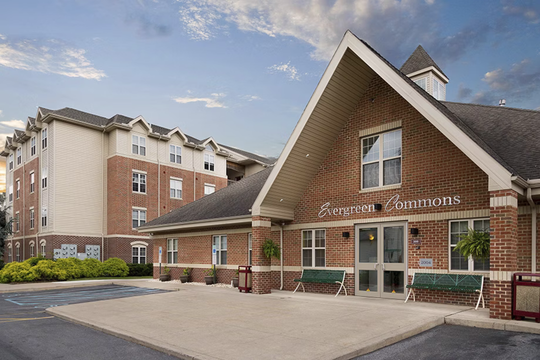 Evergreen Commons: Reliable ManagedWiFi+® Across 7 Buildings